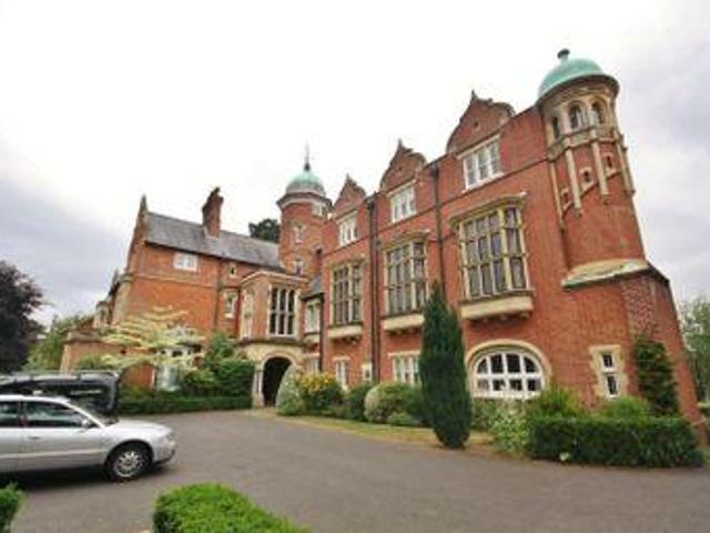 2 Bedrooms Flat for rent in Horseshoe Lane East, Guildford, Surrey GU1