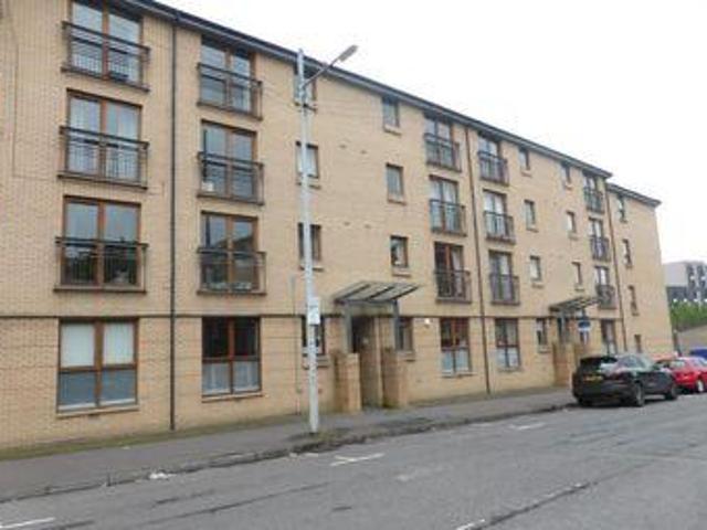 2 Bedrooms Flat for rent in Haugh Road, Glasgow G3