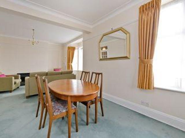 2 Bedrooms Flat for rent in Haven Green Court, Haven Green, London W5