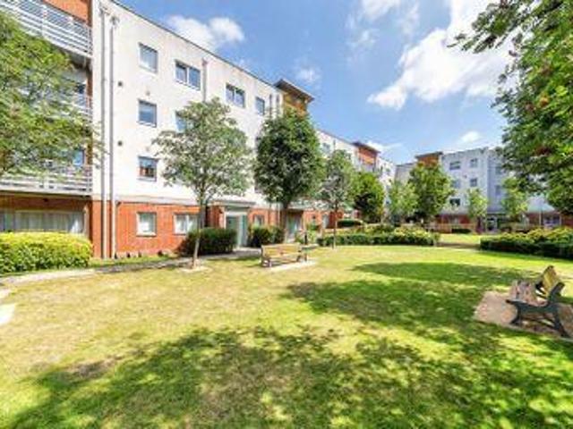 2 Bedrooms Flat for rent in Hawker Place, London E17