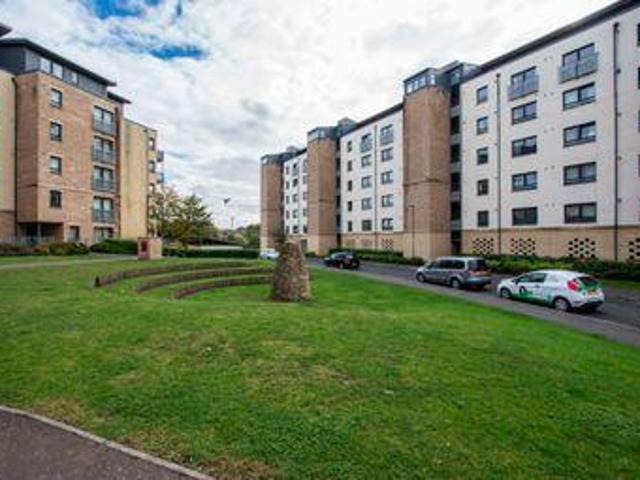 2 Bedrooms Flat for rent in Hawkhill Close, Leith, Edinburgh EH7 6Fh