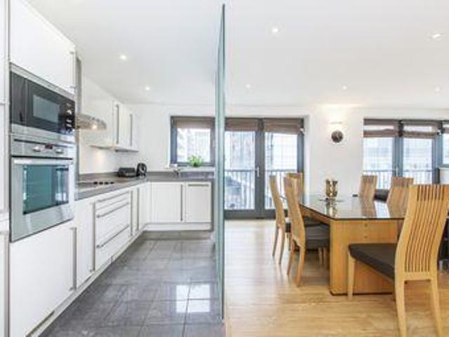 2 Bedrooms Flat for rent in Hawks Mews, Luton Place, London SE10