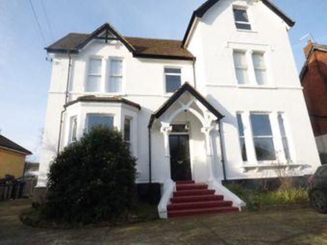 2 Bedrooms Flat for rent in Hayes Lane, Hayes, Bromley BR2
