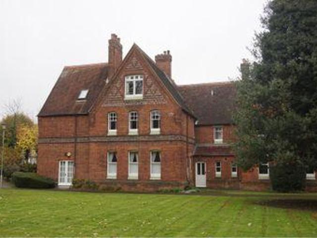 2 Bedrooms Flat for rent in Haywood Court, Reading RG1