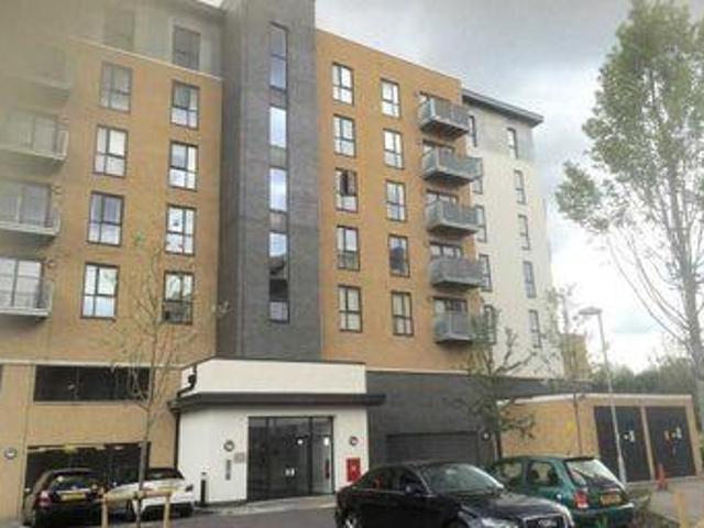 2 Bedrooms Flat for rent in Hackney House, Clydesdale Way, Belvedere DA17