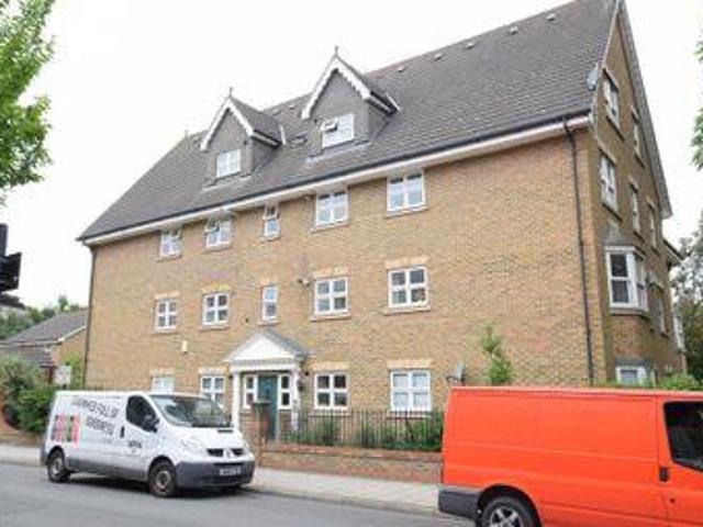 2 Bedrooms Flat for rent in Hackford Road, London SW9