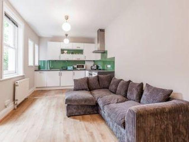 2 Bedrooms Flat for rent in Hackford Road, Oval SW9