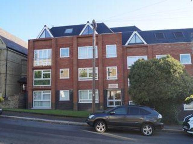 2 Bedrooms Flat for rent in Hadley Road, New Barnet EN5