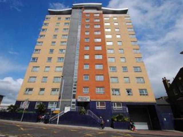 2 Bedrooms Flat for rent in Hainault Street, Ilford IG1