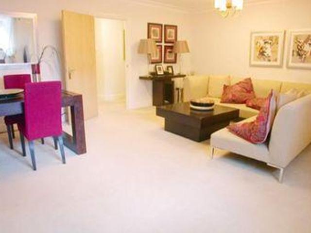 2 Bedrooms Flat for rent in Hale Lane, Edgware HA8
