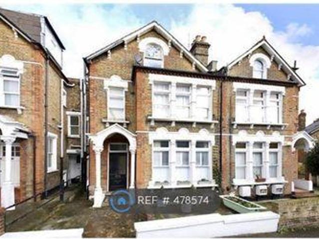 2 Bedrooms Flat for rent in Halesworth Road, London SE13