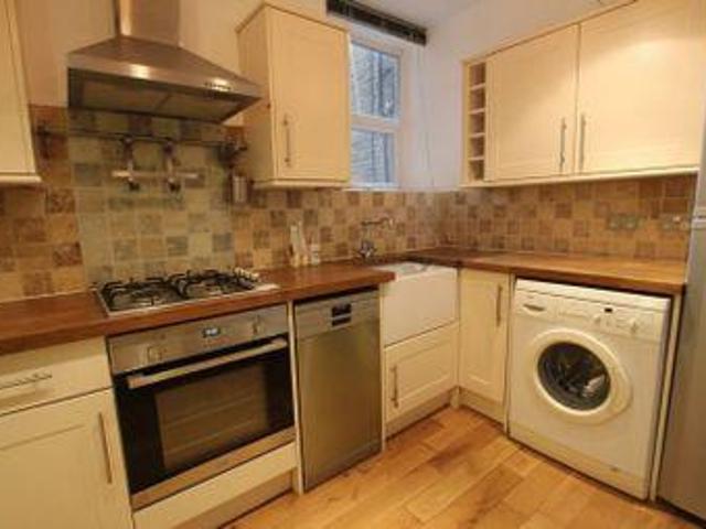 2 Bedrooms Flat for rent in Halesworth Road, London SE13