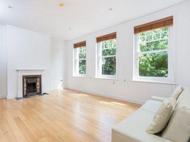 2 Bedrooms Flat for rent in Half Moon Lane, London SE24