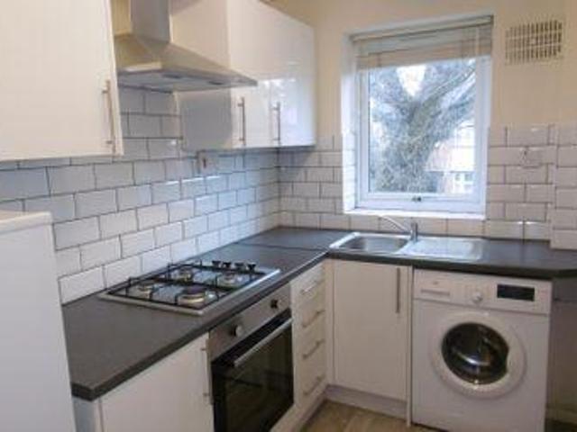 2 Bedrooms Flat for rent in Halina Court, Beeston NG9
