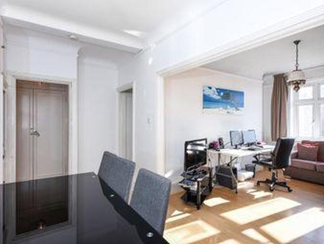 2 Bedrooms Flat for rent in Hall Road, St John’S Wood NW8