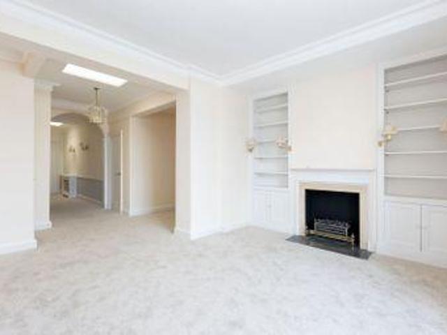 2 Bedrooms Flat for rent in Hallam Street, London W1W