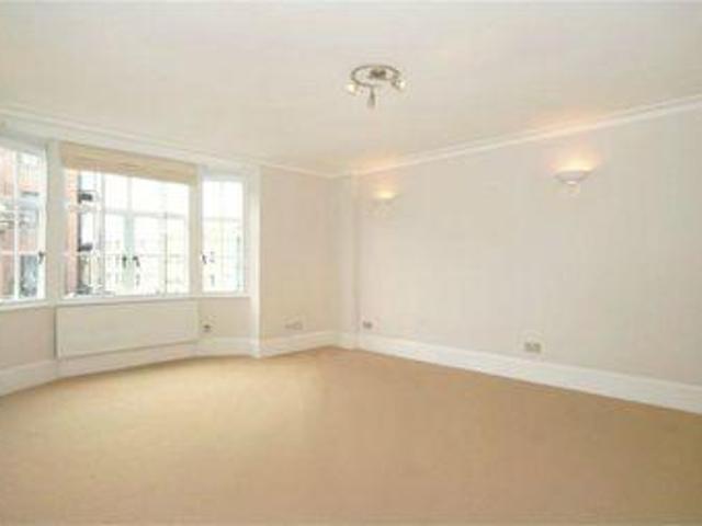 2 Bedrooms Flat for rent in Hallam Street, Marylebone, London W1W