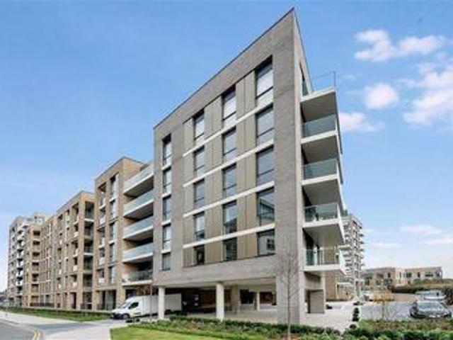 2 Bedrooms Flat for rent in Hamond Court, Queenshurst Square, Kingston Upon Thames KT2