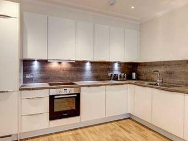 2 Bedrooms Flat for rent in Hamlet Garden, Ravenscourt Park, London W6