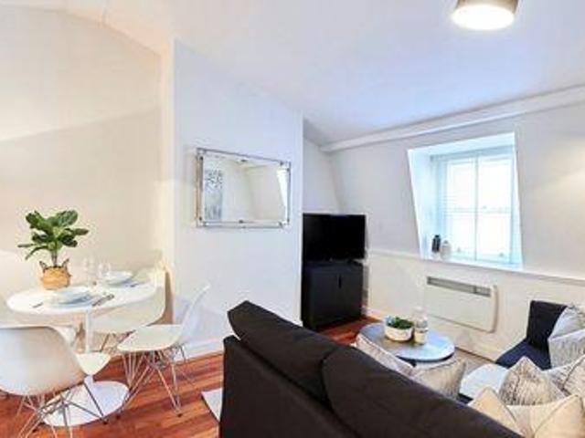 2 Bedrooms Flat for rent in Hamlet Gardens, 290 King Street, Ravenscourt Park, London W6