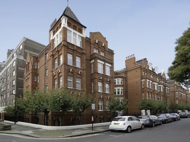 2 Bedrooms Flat for Rent in Hamlet Gardens | Foxtons