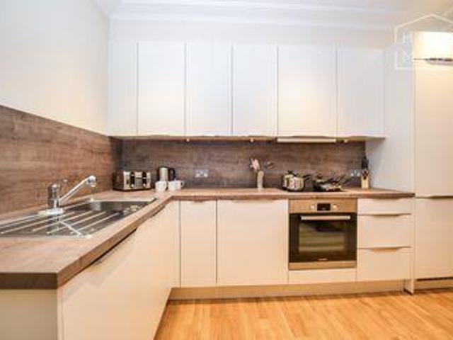 2 Bedrooms Flat for rent in Hamlet Gardens, London W6