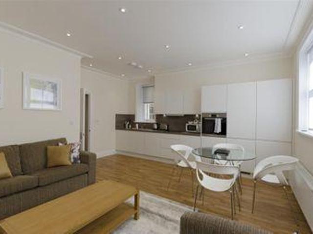 2 Bedrooms Flat for rent in Hamlet Gardens, London W6