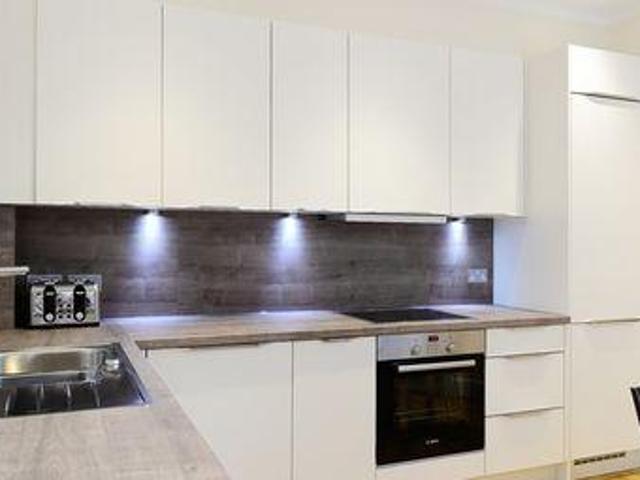 2 Bedrooms Flat for rent in Hamlet Gardens, London W6