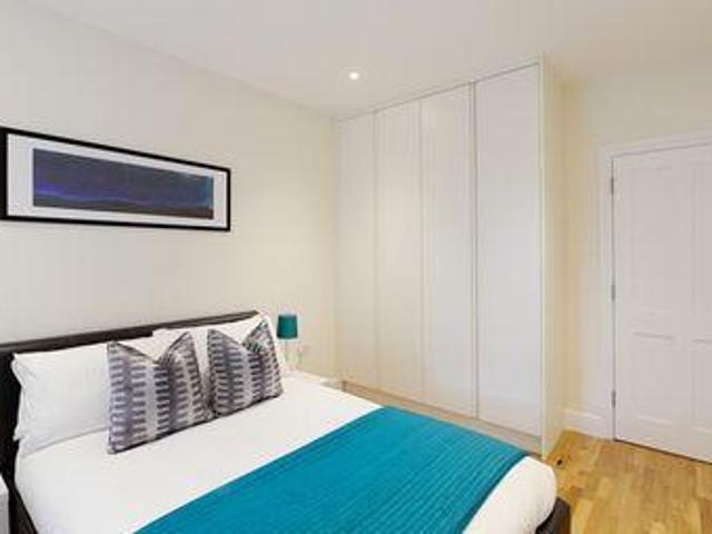 2 Bedrooms Flat for rent in Hamlet Gardens, London W6