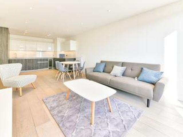 2 Bedrooms Flat for rent in Hammond Court, Queenshurst Square, Kingston KT2