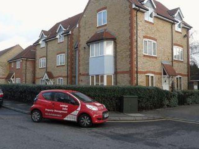 2 Bedrooms Flat for rent in Hampstead Gardens, Chadwell Heath RM6