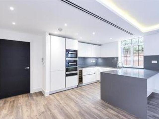 2 Bedrooms Flat for rent in Hampstead Reach, Chandos Way, Golders Green NW11