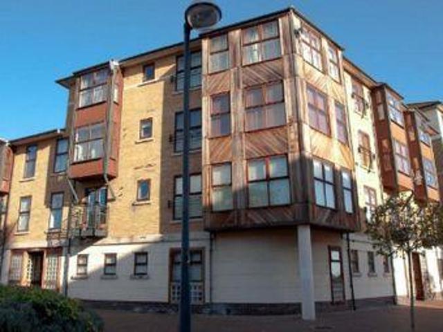 2 Bedrooms Flat for rent in Hanameel Street, London E16