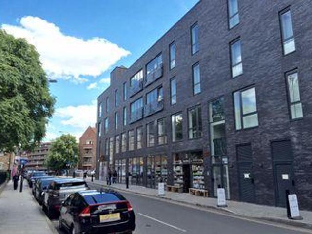2 Bedrooms Flat for rent in Hanbury Street, London E1