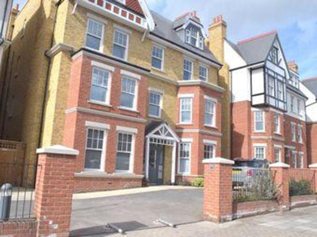 2 Bedrooms Flat for rent in Hanger Lane, Ealing W5