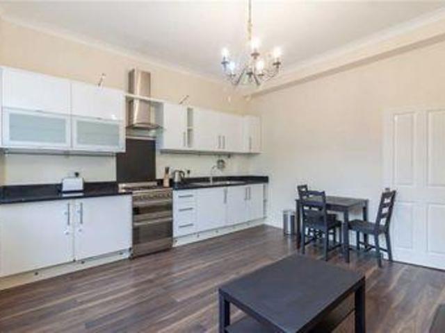 2 Bedrooms Flat for rent in Hanover Court, Uxbridge Road W12