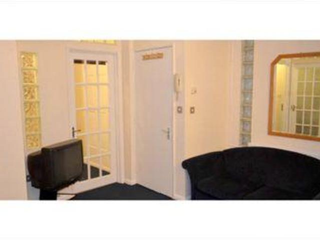 2 Bedrooms Flat for rent in Hansard Mews, West Kensington W14