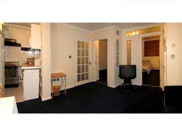 2 Bedrooms Flat for rent in Hansard Mews, West Kensington W14