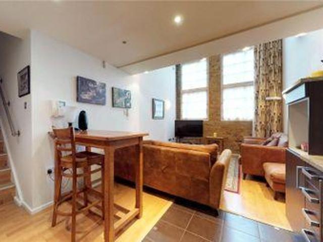 2 Bedrooms Flat for rent in Hanway Place, London W1T
