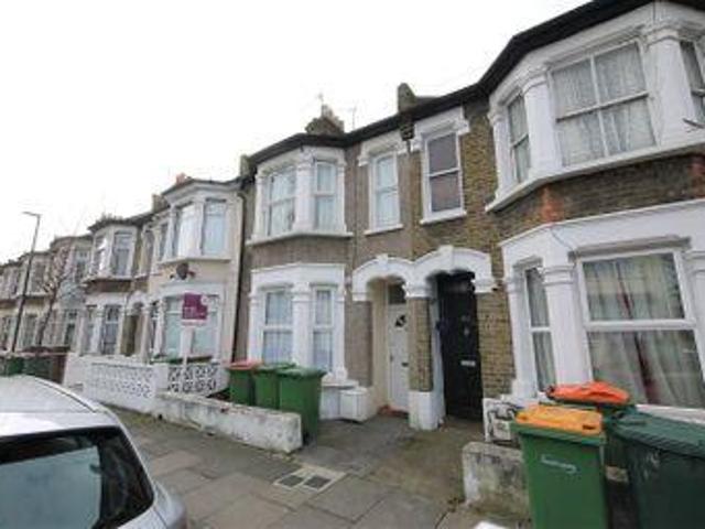 2 Bedrooms Flat for rent in Harcourt Road, Stratford, London. E15