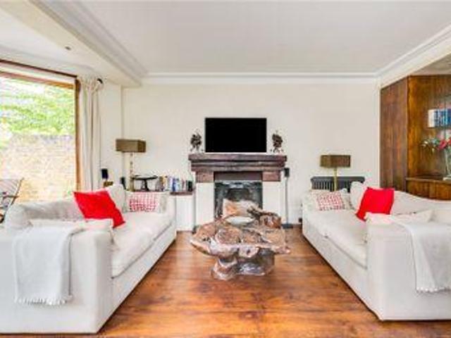 2 Bedrooms Flat for rent in Harcourt Terrace, London SW10