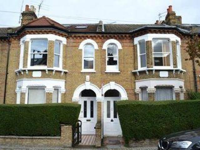 2 Bedrooms Flat for rent in Harbut Road, London SW11