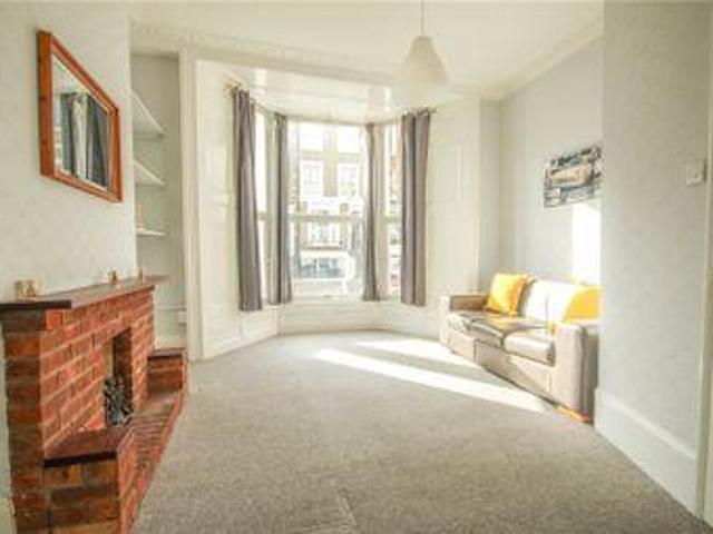 2 Bedrooms Flat for rent in Hargrave Road, Archway, London N19