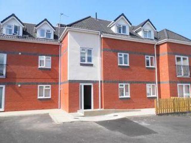 2 Bedrooms Flat for rent in Hardman Lane, Failsworth, Manchester M35