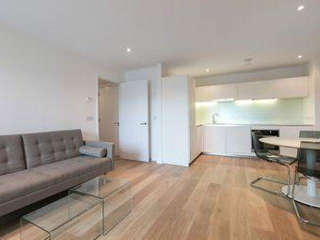 2 Bedrooms Flat for rent in Hardwicks Square, London SW18