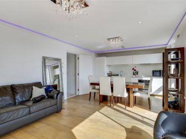 2 Bedrooms Flat for rent in Hardwicks Square, London SW18