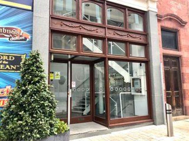 2 Bedrooms Flat for rent in Harewood Street, Leeds LS2