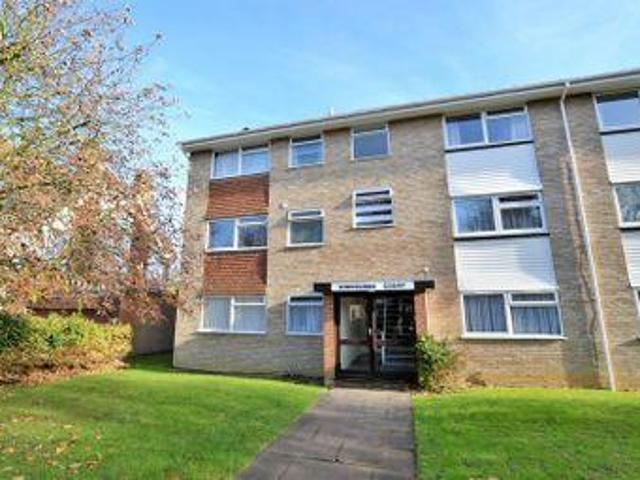 2 Bedrooms Flat for rent in Harewood Road, South Croydon CR2