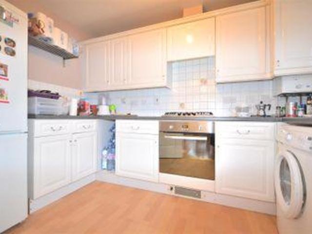 2 Bedrooms Flat for rent in Harland Close, London SW19