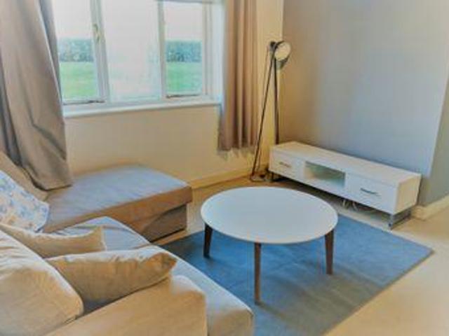 2 Bedrooms Flat for rent in Harlinger Street, Woolwich Dockyard, London SE18